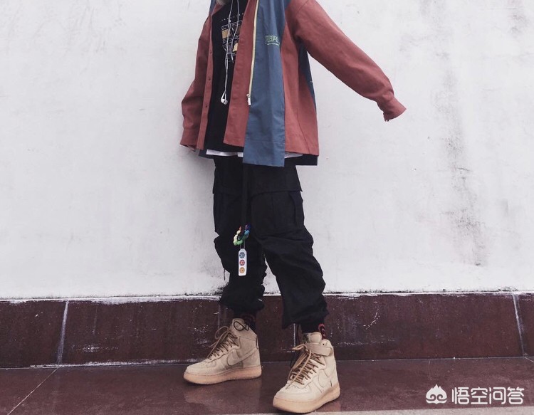 小麦色空军一号怎么搭配衣服裤子啊？ Yg时尚边界的回答 头条问答