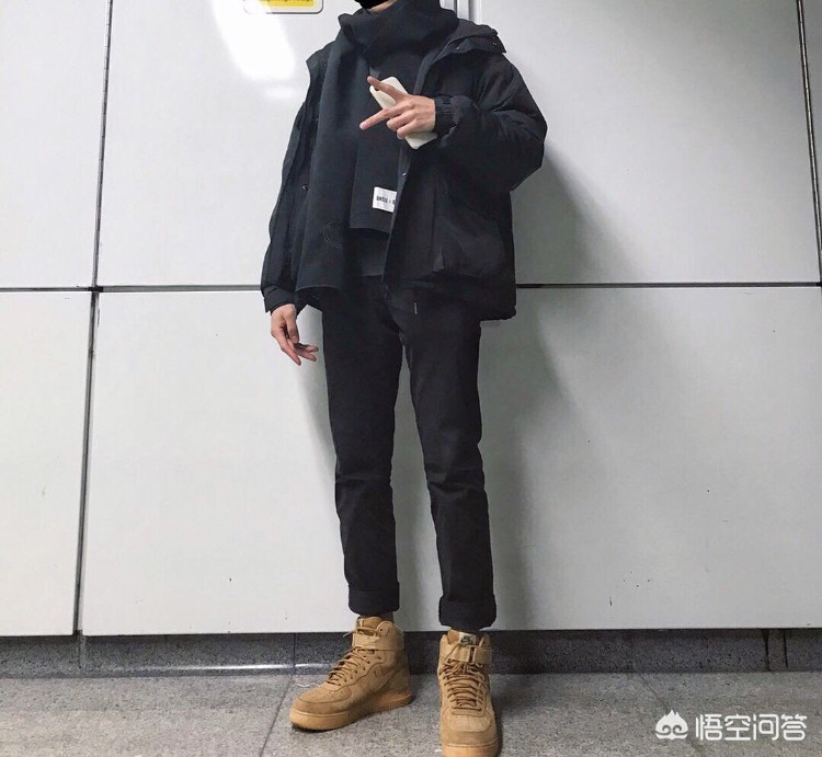 小麦色空军一号怎么搭配衣服裤子啊？ Yg时尚边界的回答 头条问答
