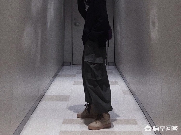 小麦色空军一号怎么搭配衣服裤子啊？ Yg时尚边界的回答 头条问答