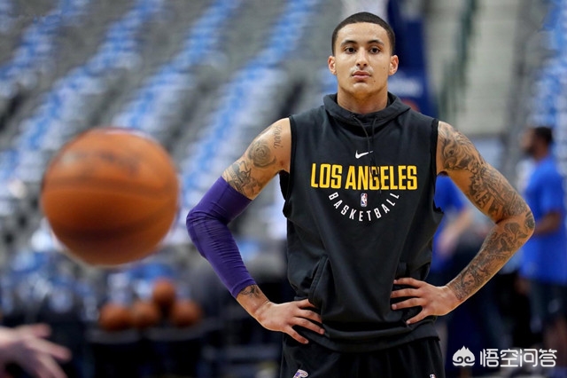 兰德尔被正式提为首发后，4场比赛场均得分29.5分11.3篮板。你怎么看？ - 二毛的篮球世界的回答 - 头条问答