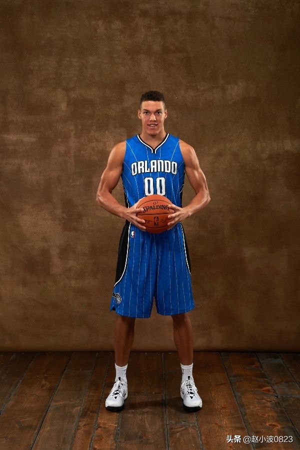 nba球衣号码而论，0号和00号有何异同？历史上有哪些0号或者00号的厉害人物？ - 头条问答